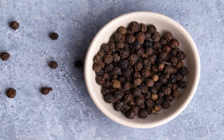 Black Pepper Extract: Uses, Side Effects & Benefits - Hourglass Fit Academy